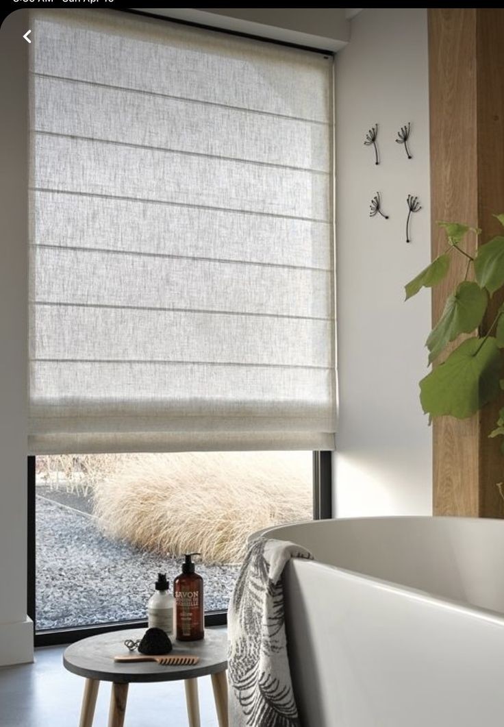 Estore Romano - Tecido Shantung - Riscado com pouca transparência